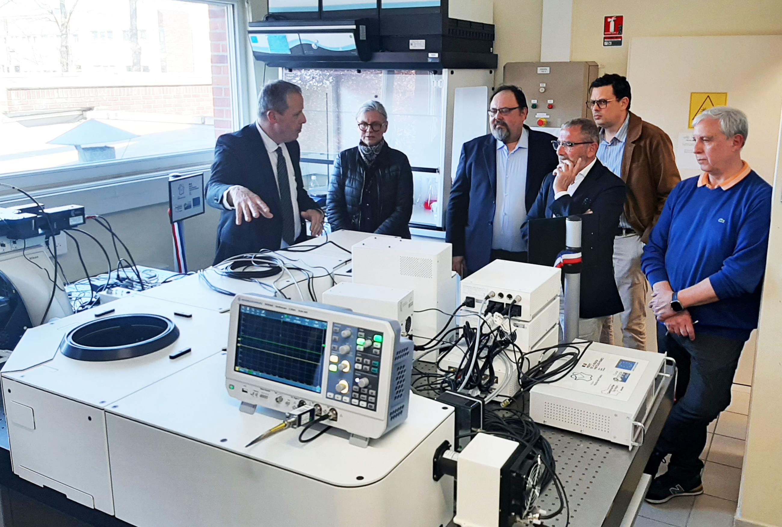 Inauguration d'un instrument de pointe à l'UCCS de Lens | Université d ...